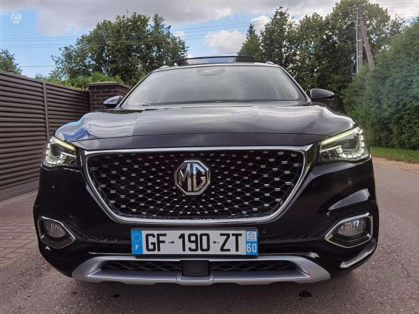 Black MG EHS 2022 in Kaunas, with an engine capacity of 1.49 L and mileage of 99 thousand km for 12500 €, photo 8 on AUTOMOTO.COM.LV
