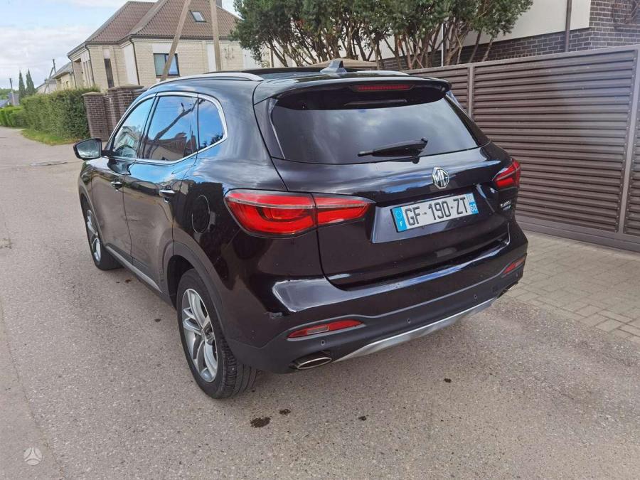 Melns MG EHS 2022 Kauņa, ar dzinēja tilpumu 1.49 L un nobraukumu 99 tūkst. km par 12500 €, foto 40 vietnē AUTOMOTO.COM.LV