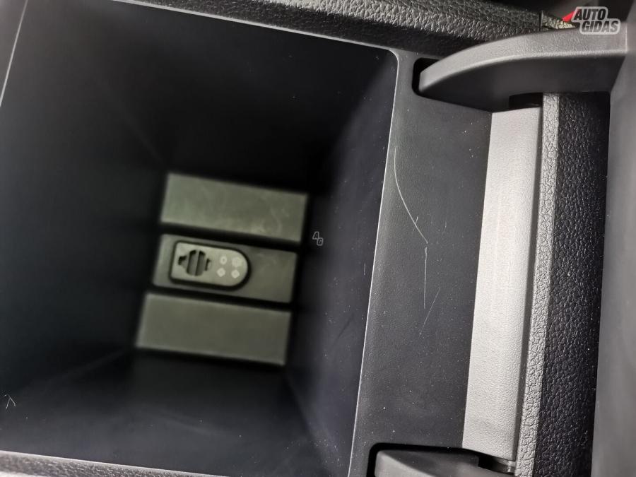 Sarkans MG EHS 2022 Klaipėda, ar dzinēja tilpumu 1.50 L un nobraukumu 30 tūkst. km par 18000 €, foto 16 vietnē AUTOMOTO.COM.LV