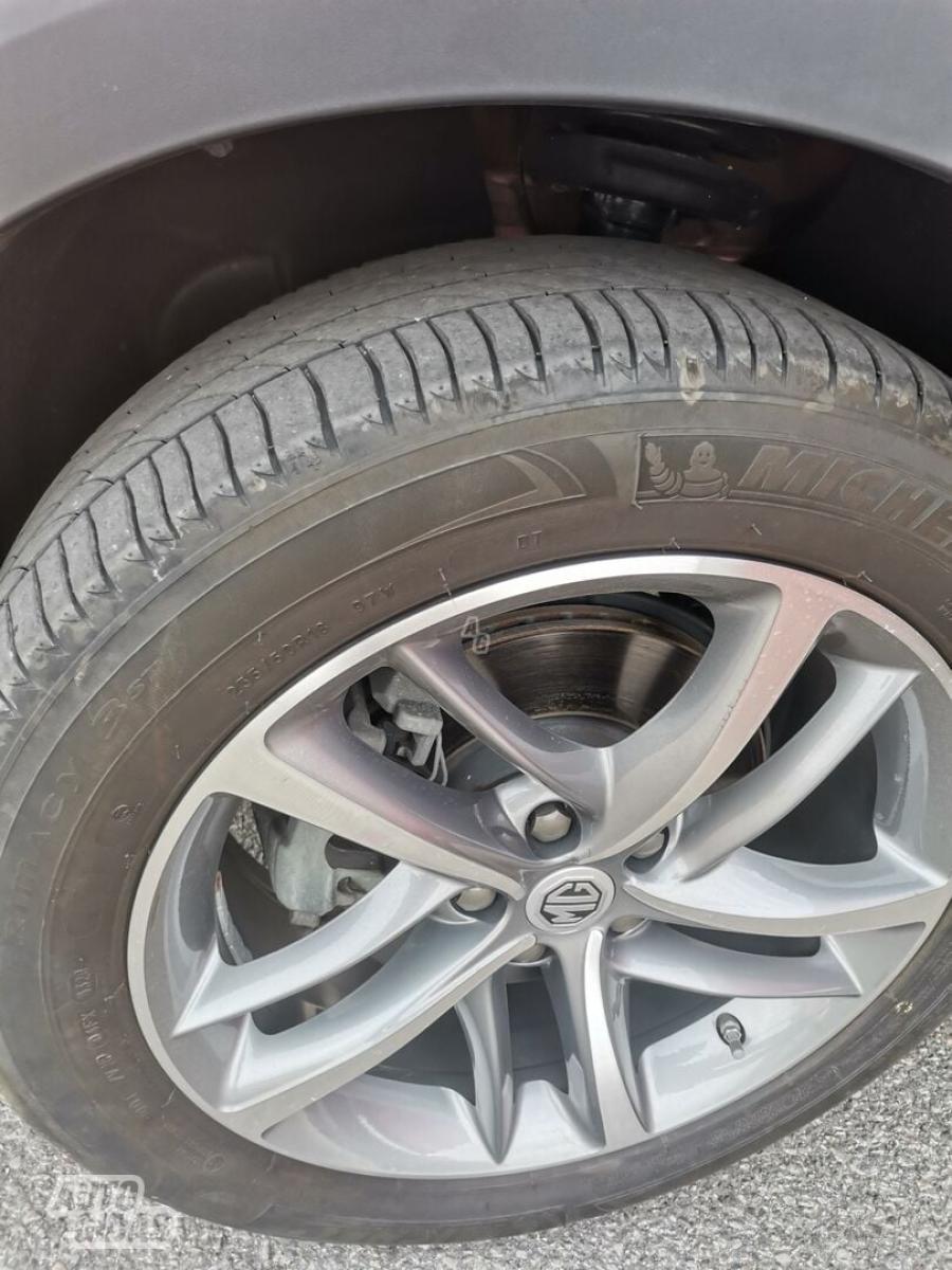 Sarkans MG EHS 2022 Klaipėda, ar dzinēja tilpumu 1.50 L un nobraukumu 30 tūkst. km par 18000 €, foto 24 vietnē AUTOMOTO.COM.LV