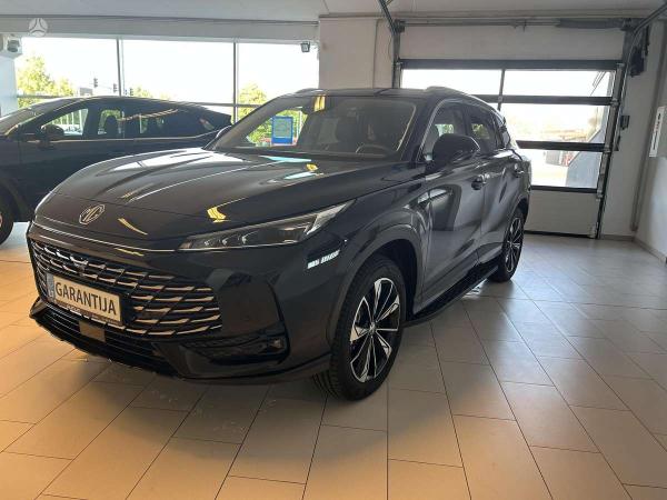 Black MG HS 2025 in Siauliai, with an engine capacity of 1.50 L and mileage of 7 thousand km for 31200 €, photo 3 on AUTOMOTO.COM.LV