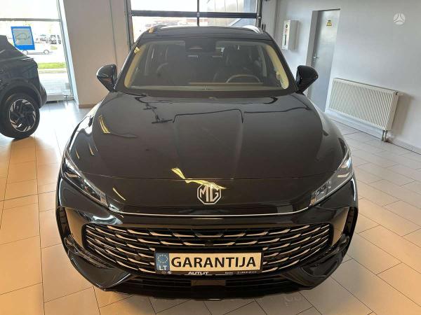Black MG HS 2025 in Siauliai, with an engine capacity of 1.50 L and mileage of 7 thousand km for 31200 €, photo 4 on AUTOMOTO.COM.LV
