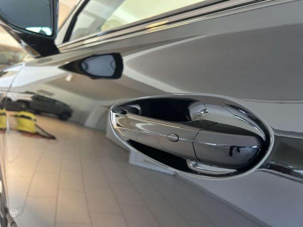Black MG HS 2025 in Siauliai, with an engine capacity of 1.50 L and mileage of 7 thousand km for 31200 €, photo 6 on AUTOMOTO.COM.LV