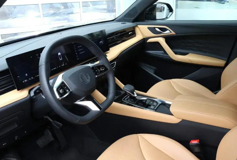 Melns MG HS 2026 Rīga, ar dzinēja tilpumu 1.50 L un nobraukumu 15 tūkst. km par 35840 €, foto 4 vietnē AUTOMOTO.COM.LV