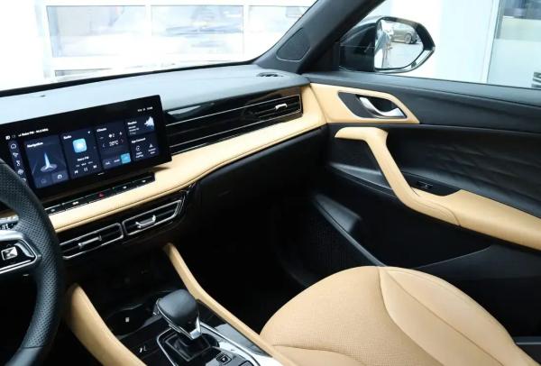Melns MG HS 2026 Rīga, ar dzinēja tilpumu 1.50 L un nobraukumu 15 tūkst. km par 35840 €, foto 8 vietnē AUTOMOTO.COM.LV