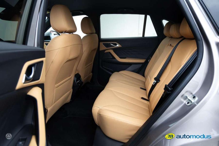 Grey MG HS 2025 in Vilnius, with an engine capacity of 1.50 L and mileage of 19 thousand km for 29990 €, photo 7 on AUTOMOTO.COM.LV