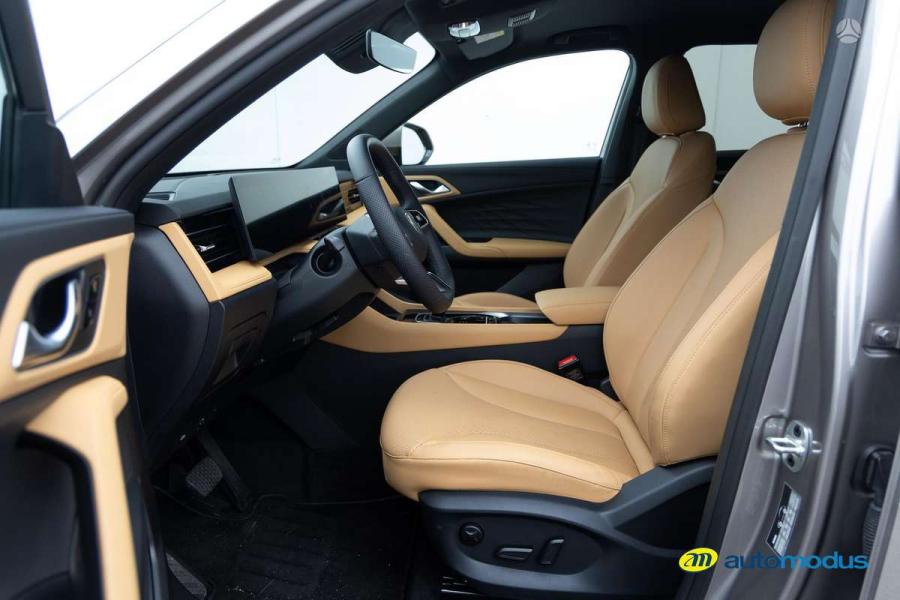 Grey MG HS 2025 in Vilnius, with an engine capacity of 1.50 L and mileage of 19 thousand km for 29990 €, photo 6 on AUTOMOTO.COM.LV