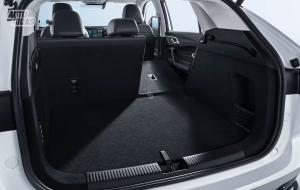 Grey MG HS 2026 in Vilnius, with an engine capacity of 1.50 L and mileage of 1 thousand km for 38160 €, photo 8 on AUTOMOTO.COM.LV