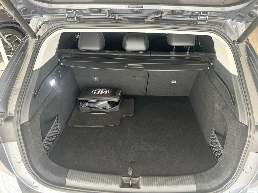 Grey MG HS 2026 in Siauliai, with an engine capacity of 1.50 L and mileage of 2 thousand km for 38500 €, photo 9 on AUTOMOTO.COM.LV