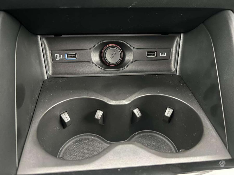 Grey MG HS 2026 in Siauliai, with an engine capacity of 1.50 L and mileage of 2 thousand km for 38500 €, photo 24 on AUTOMOTO.COM.LV