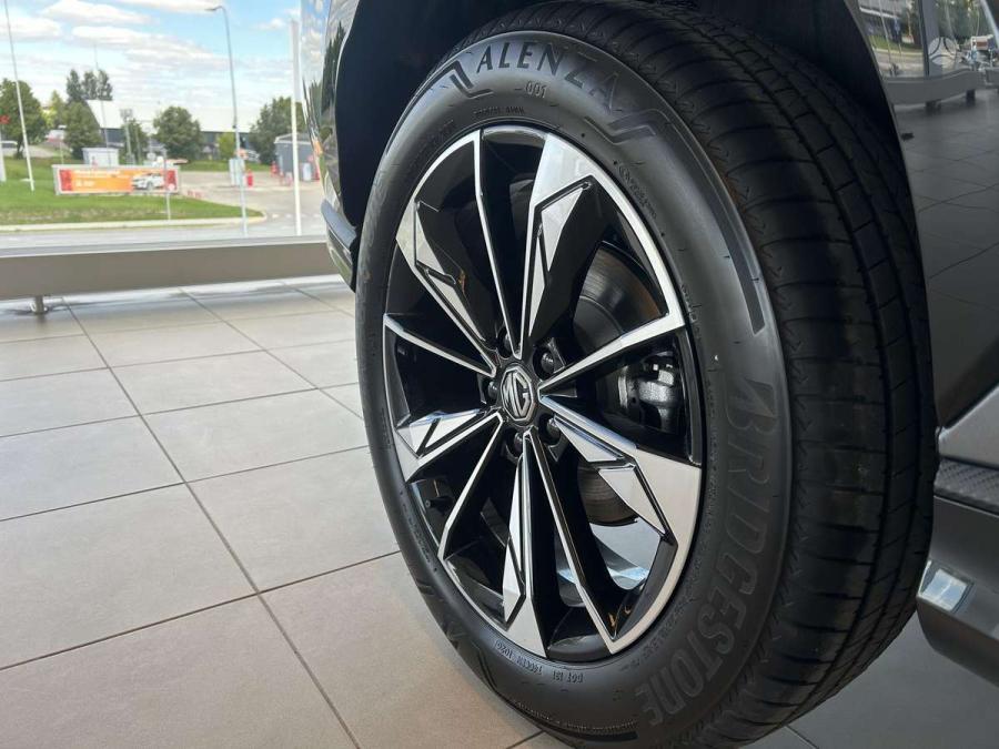 Grey MG HS 2026 in Siauliai, with an engine capacity of 1.50 L and mileage of 0 thousand km for 32490 €, photo 11 on AUTOMOTO.COM.LV
