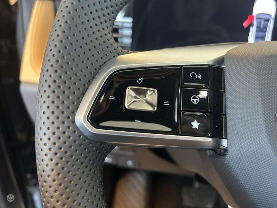 Grey MG HS 2026 in Siauliai, with an engine capacity of 1.50 L and mileage of 0 thousand km for 32490 €, photo 23 on AUTOMOTO.COM.LV