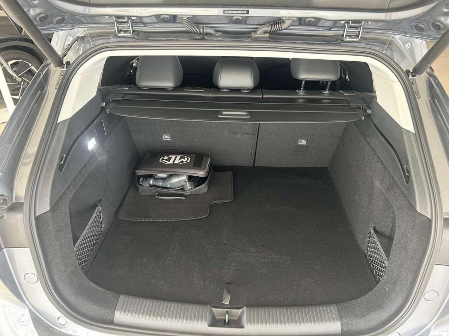 Grey MG HS 2026 in Siauliai, with an engine capacity of 1.50 L and mileage of 2 thousand km for 37500 €, photo 13 on AUTOMOTO.COM.LV