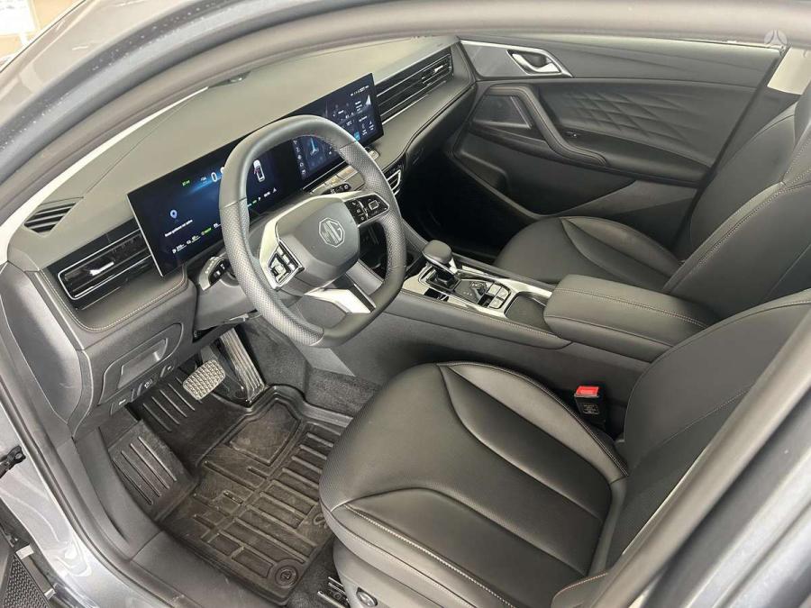 Grey MG HS 2026 in Siauliai, with an engine capacity of 1.50 L and mileage of 2 thousand km for 37500 €, photo 16 on AUTOMOTO.COM.LV
