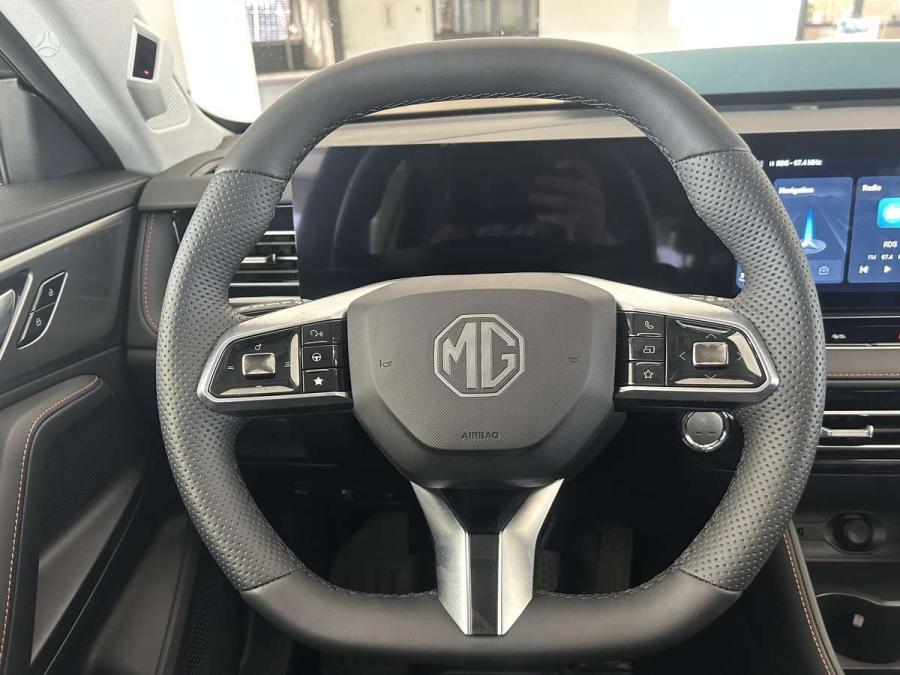 Grey MG HS 2026 in Siauliai, with an engine capacity of 1.50 L and mileage of 2 thousand km for 37500 €, photo 20 on AUTOMOTO.COM.LV