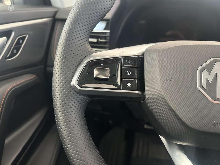 Grey MG HS 2026 in Siauliai, with an engine capacity of 1.50 L and mileage of 2 thousand km for 37500 €, photo 22 on AUTOMOTO.COM.LV
