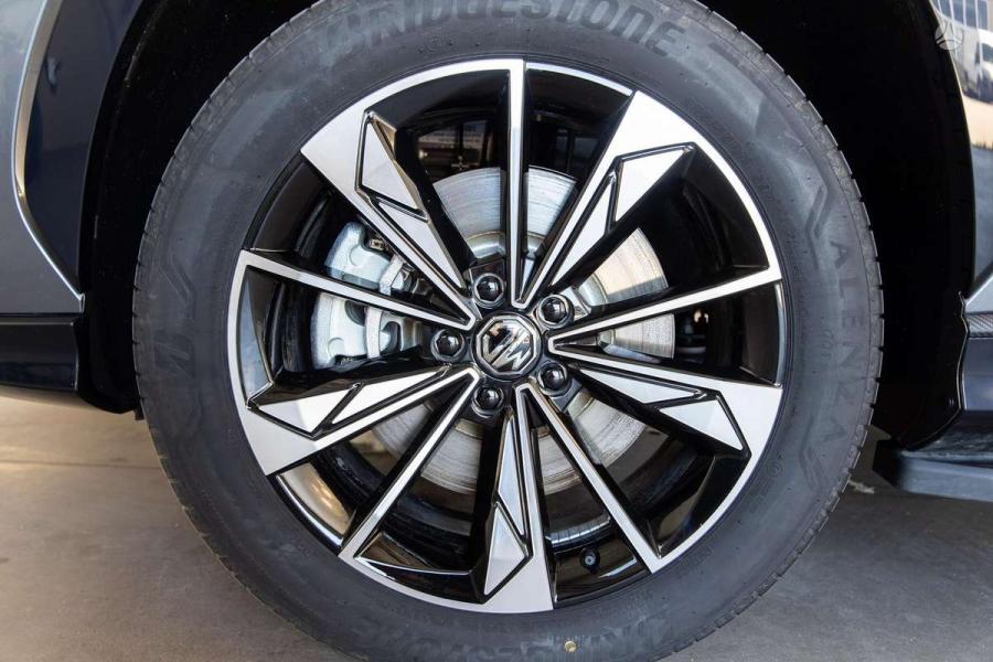 Grey MG HS 2026 in Klaipeda, with an engine capacity of 1.50 L and mileage of 2 thousand km for 36950 €, photo 33 on AUTOMOTO.COM.LV