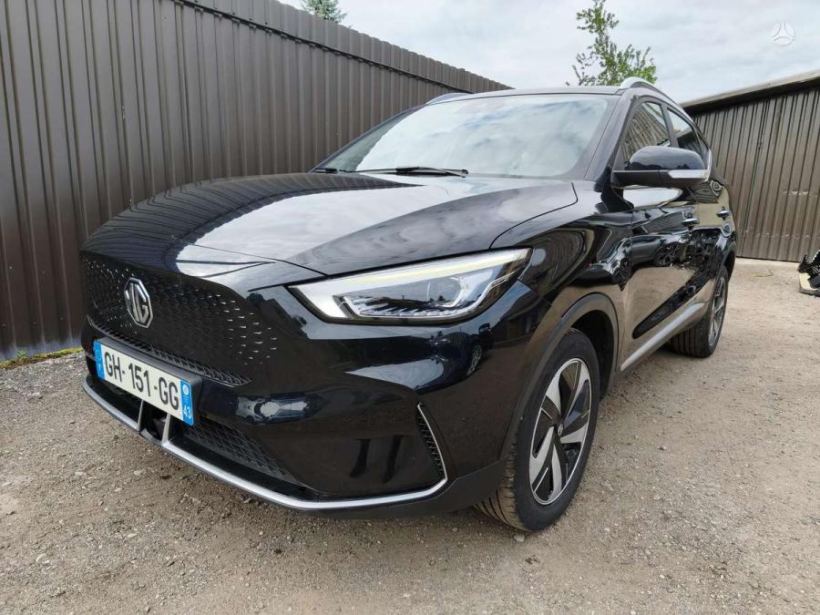 Black MG ZS 2022 in Kaunas, with an engine capacity of 0.00 L and mileage of 118 thousand km for 9999 €, photo 1 on AUTOMOTO.COM.LV