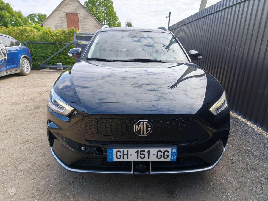 Black MG ZS 2022 in Kaunas, with an engine capacity of 0.00 L and mileage of 118 thousand km for 9999 €, photo 3 on AUTOMOTO.COM.LV