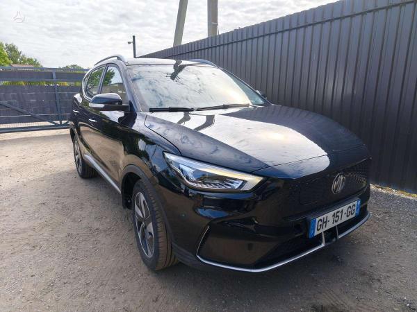 Black MG ZS 2022 in Kaunas, with an engine capacity of 0.00 L and mileage of 118 thousand km for 9999 €, photo 3 on AUTOMOTO.COM.LV