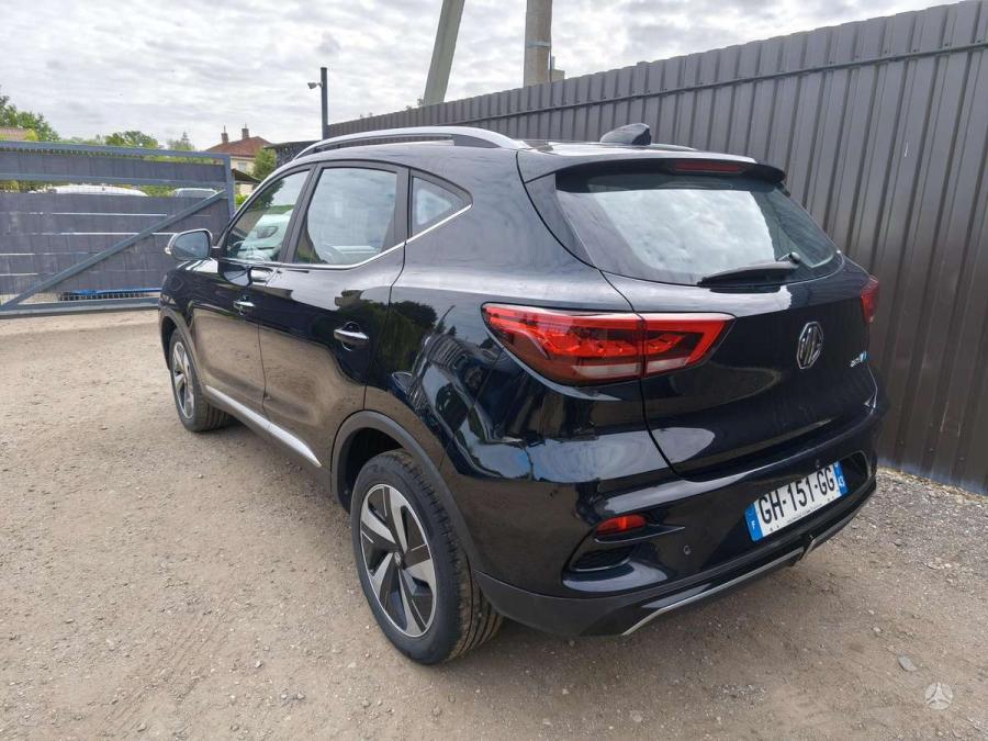 Black MG ZS 2022 in Kaunas, with an engine capacity of 0.00 L and mileage of 118 thousand km for 9999 €, photo 8 on AUTOMOTO.COM.LV