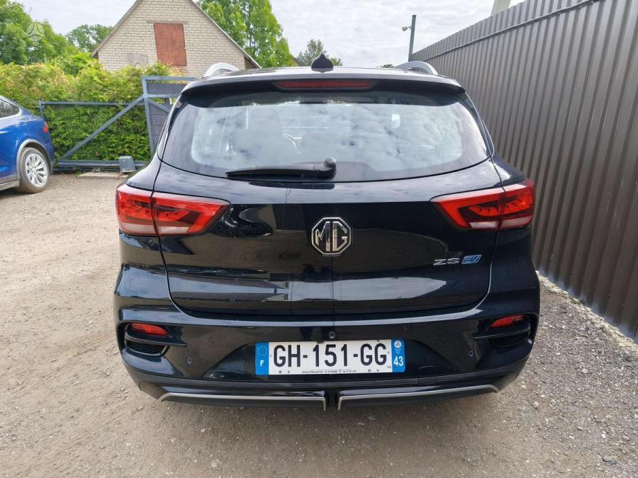 Black MG ZS 2022 in Kaunas, with an engine capacity of 0.00 L and mileage of 118 thousand km for 9999 €, photo 9 on AUTOMOTO.COM.LV