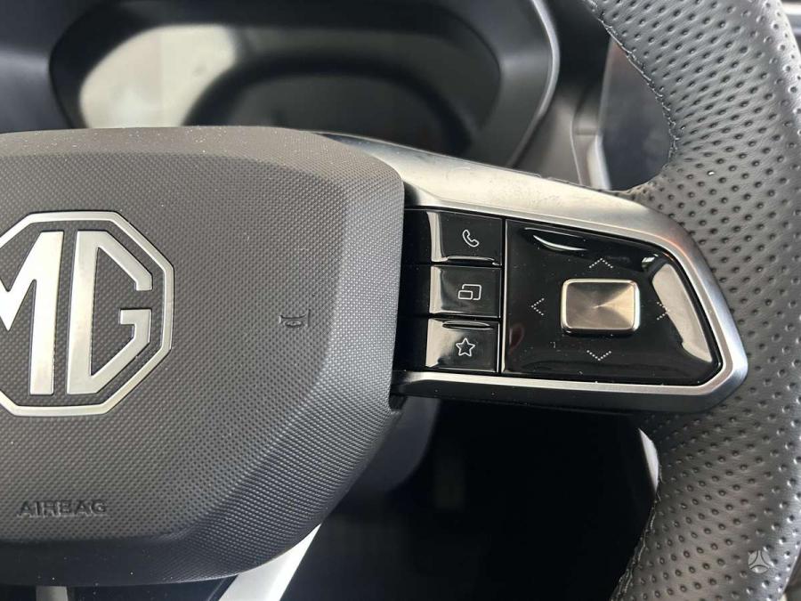 Zils MG ZS 2026 Šauļi, ar dzinēja tilpumu 1.50 L un nobraukumu 2 tūkst. km par 26000 €, foto 19 vietnē AUTOMOTO.COM.LV