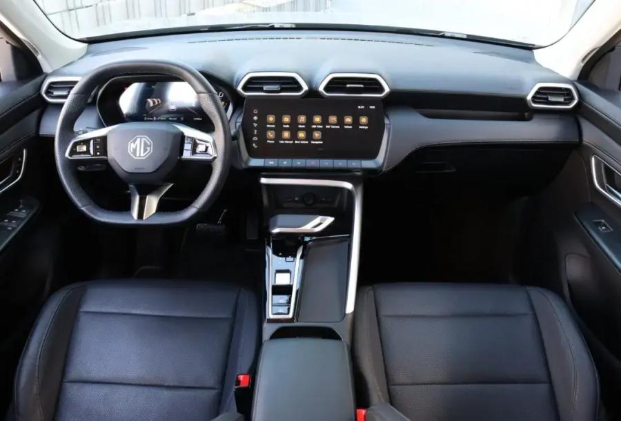 MG ZS 2025 Rīga, ar dzinēja tilpumu 1.50 L un nobraukumu 23 tūkst. km par 21990 €, foto 10 vietnē AUTOMOTO.COM.LV