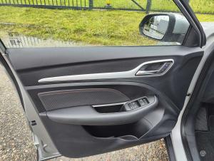 Pelēks MG ZS 2022 Kauņa, ar dzinēja tilpumu 0.00 L un nobraukumu 50 tūkst. km par 14990 €, foto 16 vietnē AUTOMOTO.COM.LV