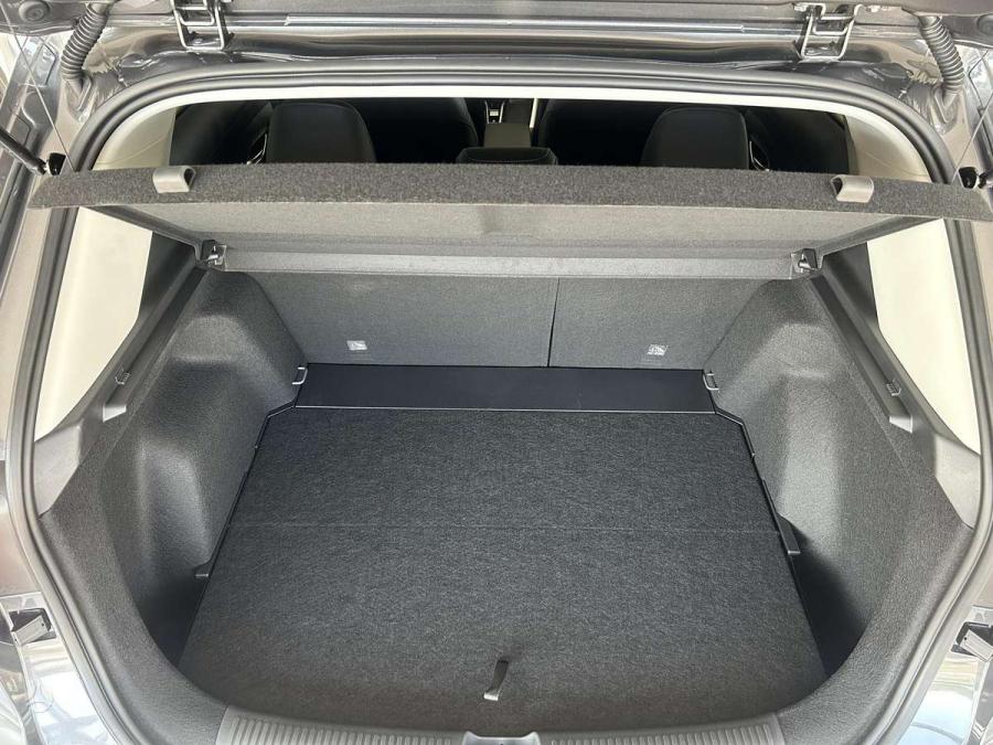 Grey MG ZS 2026 in Siauliai, with an engine capacity of 1.50 L and mileage of 0 thousand km for 26390 €, photo 19 on AUTOMOTO.COM.LV