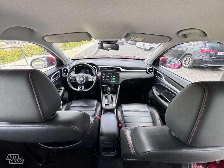 Red MG ZS 2023 in Vilnius, with an engine capacity of 1.00 L and mileage of 70 thousand km for 13500 €, photo 22 on AUTOMOTO.COM.LV
