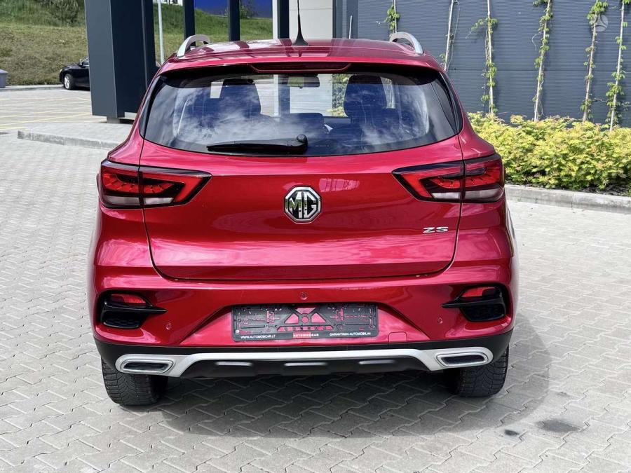 Red MG ZS 2023 in Vilnius, with an engine capacity of 1.00 L and mileage of 70 thousand km for 13500 €, photo 6 on AUTOMOTO.COM.LV