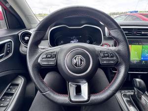 Red MG ZS 2023 in Vilnius, with an engine capacity of 1.00 L and mileage of 70 thousand km for 13500 €, photo 12 on AUTOMOTO.COM.LV