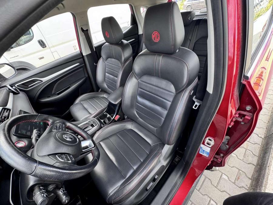Red MG ZS 2023 in Vilnius, with an engine capacity of 1.00 L and mileage of 70 thousand km for 13500 €, photo 16 on AUTOMOTO.COM.LV