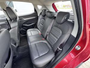 Red MG ZS 2023 in Vilnius, with an engine capacity of 1.00 L and mileage of 70 thousand km for 13500 €, photo 17 on AUTOMOTO.COM.LV
