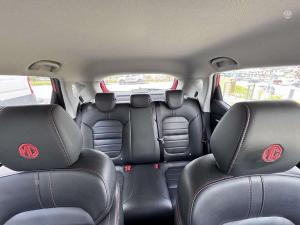 Red MG ZS 2023 in Vilnius, with an engine capacity of 1.00 L and mileage of 70 thousand km for 13500 €, photo 21 on AUTOMOTO.COM.LV