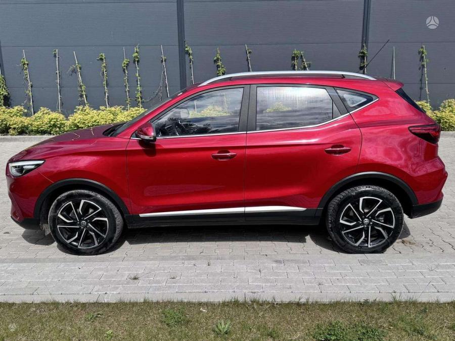 Red MG ZS 2023 in Vilnius, with an engine capacity of 1.00 L and mileage of 70 thousand km for 13500 €, photo 9 on AUTOMOTO.COM.LV