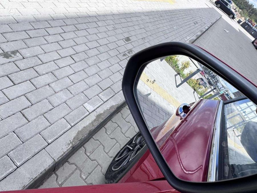 Red MG ZS 2023 in Vilnius, with an engine capacity of 1.00 L and mileage of 70 thousand km for 13500 €, photo 25 on AUTOMOTO.COM.LV