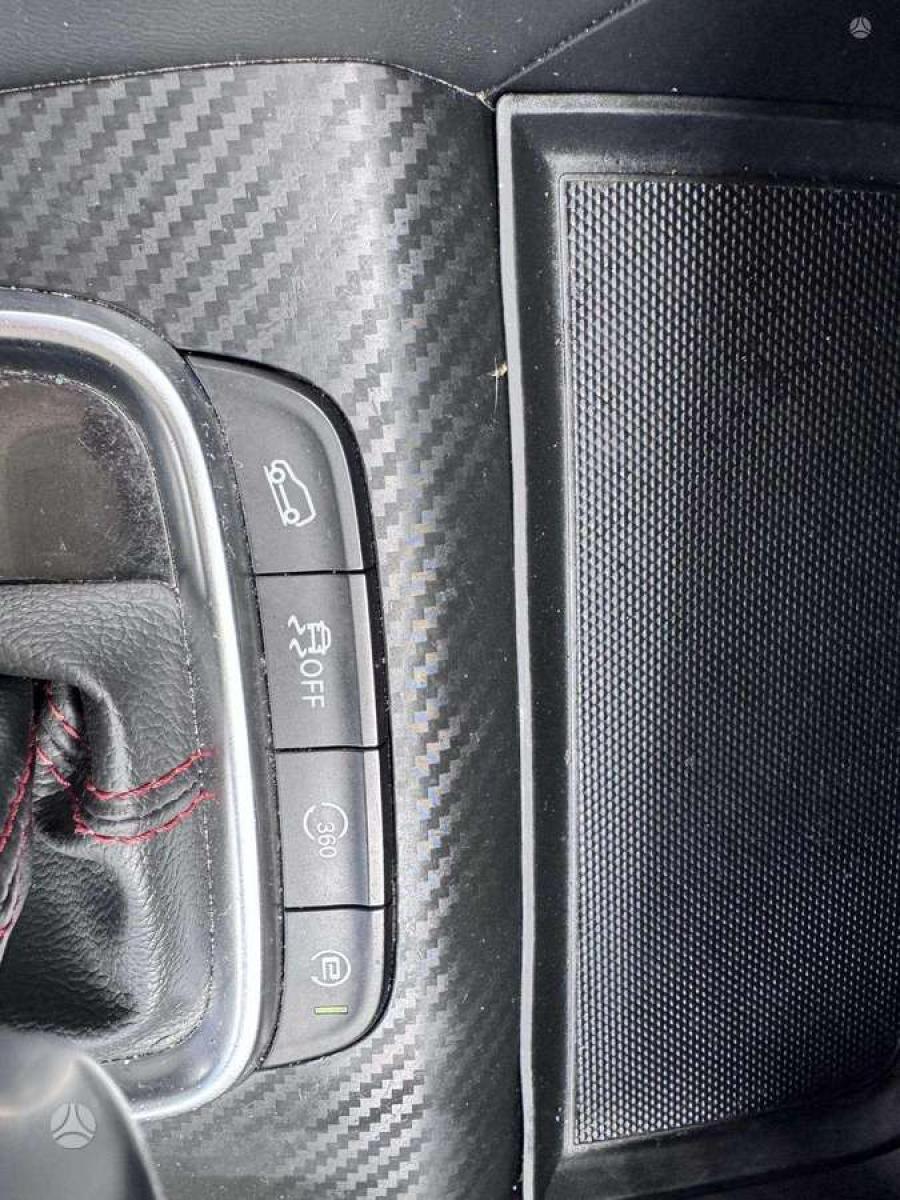 Red MG ZS 2023 in Vilnius, with an engine capacity of 1.00 L and mileage of 70 thousand km for 13500 €, photo 28 on AUTOMOTO.COM.LV