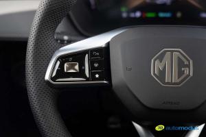 Sarkans MG ZS 2025 Viļņa, ar dzinēja tilpumu 1.50 L un nobraukumu 18 tūkst. km par 22990 €, foto 19 vietnē AUTOMOTO.COM.LV