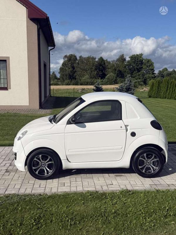White Microcar DUE 2015 in Siauliai, with an engine capacity of 0.40 L and mileage of 43 thousand km for 3450 €, photo 2 on AUTOMOTO.COM.LV