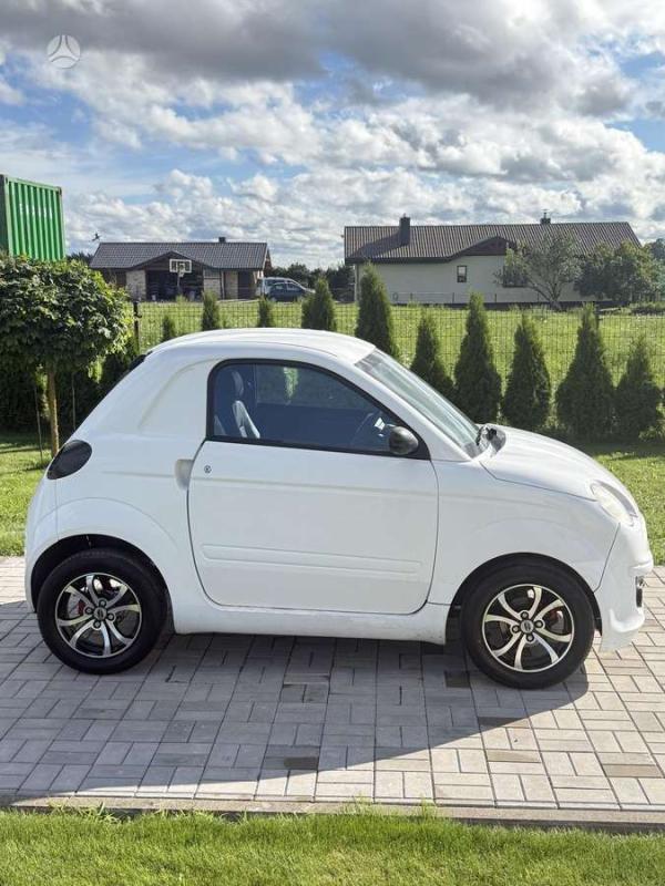 White Microcar DUE 2015 in Siauliai, with an engine capacity of 0.40 L and mileage of 43 thousand km for 3450 €, photo 5 on AUTOMOTO.COM.LV