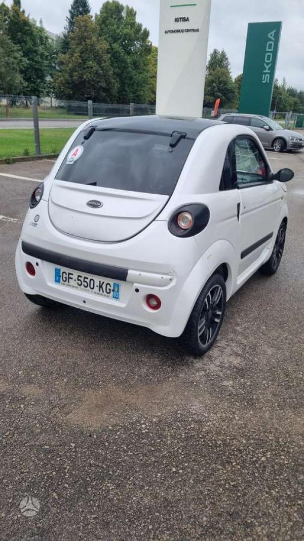 White Microcar DUE 2022 in Siauliai, with an engine capacity of 0.50 L and mileage of 25 thousand km for 5999 €, photo 9 on AUTOMOTO.COM.LV