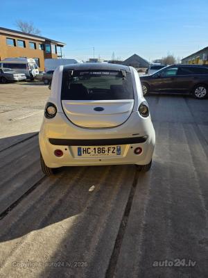 Balts Microcar DUE 2025 Tallina, ar dzinēja tilpumu 0.49 L un nobraukumu 2 tūkst. km par 11900 €, foto 4 vietnē AUTOMOTO.COM.LV
