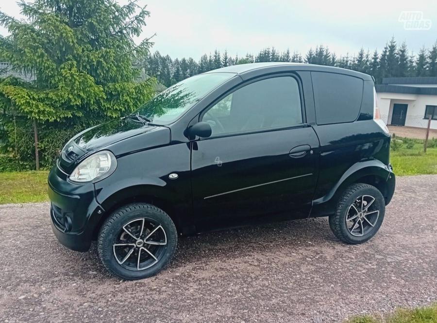 Black Microcar M.GO 2011 in Utena, with an engine capacity of 0.50 L and mileage of 4 thousand km for 2800 €, photo 5 on AUTOMOTO.COM.LV