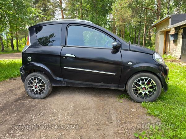 Black Microcar M.GO 2013 in Johvi, with an engine capacity of 0.50 L and mileage of 24 thousand km for 3500 €, photo 2 on AUTOMOTO.COM.LV