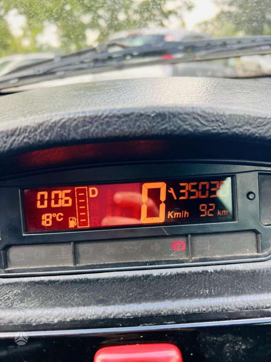 Sarkans Microcar Mgo 2012 Alīta, ar dzinēja tilpumu 0.51 L un nobraukumu 35 tūkst. km par 6000 €, foto 10 vietnē AUTOMOTO.COM.LV