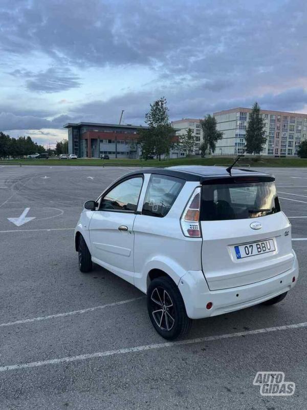 Balts Microcar M.GO 2011 Kelmė, ar dzinēja tilpumu 0.50 L un nobraukumu 87 tūkst. km par 3800 €, foto 4 vietnē AUTOMOTO.COM.LV