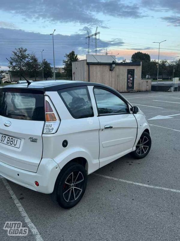 Balts Microcar M.GO 2011 Kelmė, ar dzinēja tilpumu 0.50 L un nobraukumu 87 tūkst. km par 3800 €, foto 7 vietnē AUTOMOTO.COM.LV