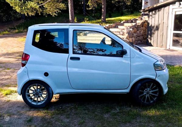 Balts Microcar Mgo 2011 Viļņa, ar dzinēja tilpumu 0.65 L un nobraukumu 65 tūkst. km par 3199 €, foto 5 vietnē AUTOMOTO.COM.LV